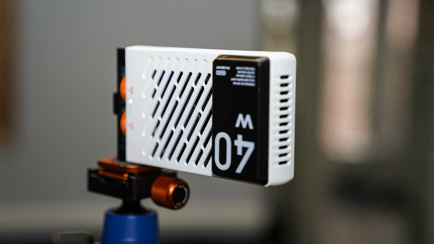 Zhiyun FIVERAY M40 Review - Camera Jabber